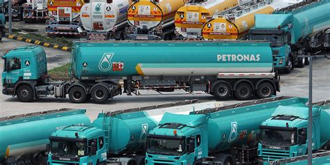 Petronas Signs Mou To Explore Lng Bunkering Ships And Ports