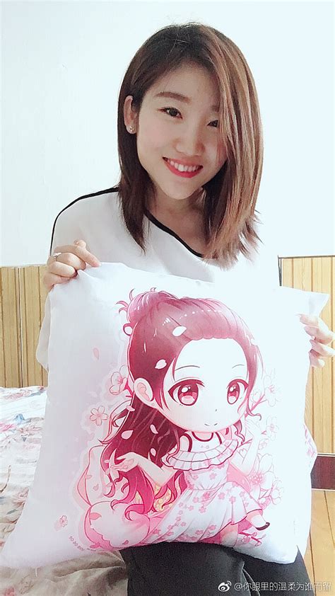 真人转手绘q版插画，抱枕定做纯棉内芯 站酷zcool