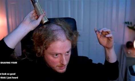 Streamer Se Assusta Com Deformação Causada Por Headphone Vídeo Mais Esports