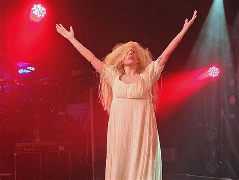 Lady Gaga Se Desnuda En Londres Durante Un Concierto