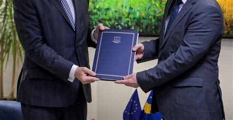 Raporti I Progresit Për Kosovën Njeh Përparim Të Caktuar Epoka E Re