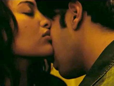 Sonakshi Sinha S Mom Supervises Her Sex Scene In Lootera Bollywood