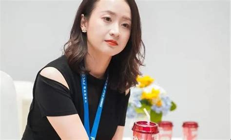 请香飘飘蒋晓莹喝一杯奶茶新消费i黑马
