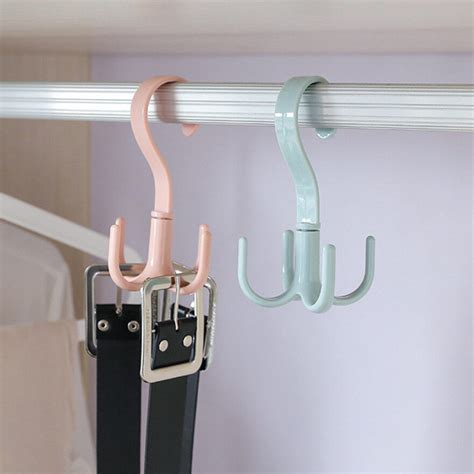 1 Pcs โรตารี่4 Claw อเนกประสงค์ตะขอแขวนแขวนผ้าพันคอแบบผูกไม้แขวนเสื้อ