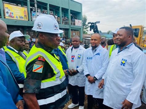 Nord Kivu Le Gouverneur Peter Cirimwami Inspecte Les Travaux De