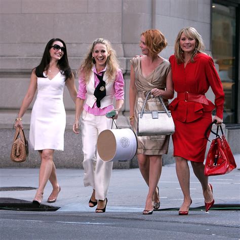 Sex And The City La Nuova Serie Svela I Primi 3 Look Moda Vogue Italia