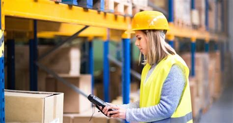 a guide to optimize warehouse efficiency using barcodes dynamsoft blog