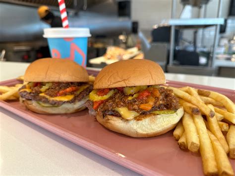 Chilli Cheese Burger Lil Empire Burger