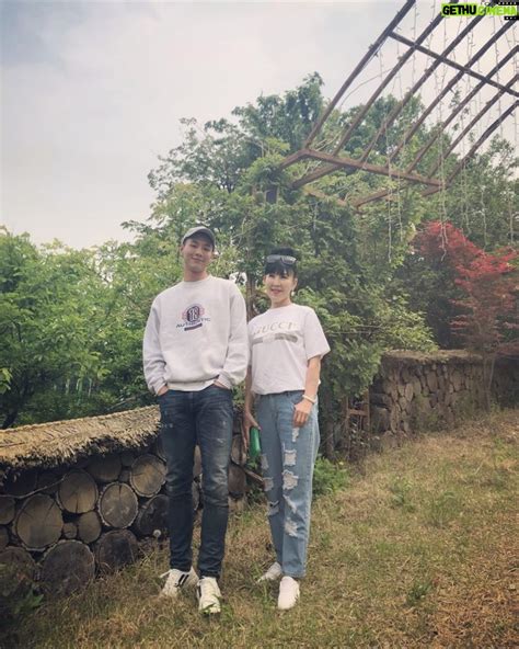 Kim Ji Soo Instagram Picnic With Mama Gethu Cinema