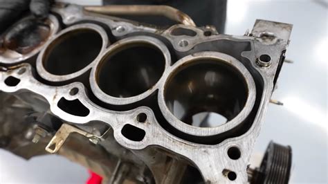 Opening A Toyota Engine Thats Clocked 490800km