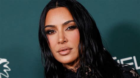 Kim Kardashian Treats Psoriasis Flare Ups With Plastic Wrap And Lotion