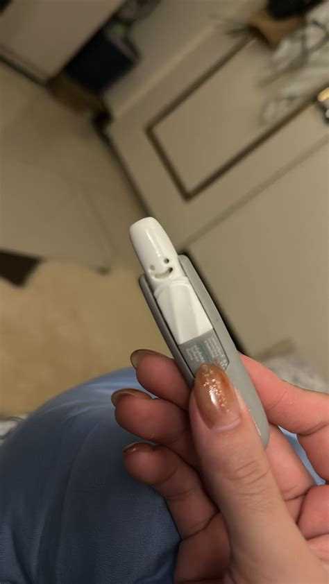 凌晨朋友在泰國打來問我海苔吃辣嗎？ 後面我問他有看到笑你沒有棒嗎？ 他一個問號 我立馬拍給他看 他笑爛 我稱這個棒棒為 笑你沒有棒