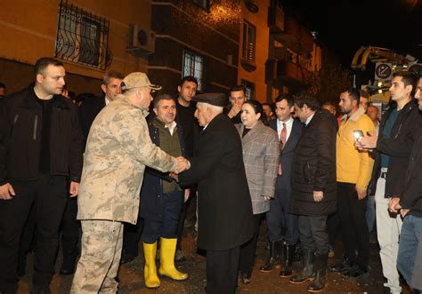 Şırnak Valisi Atay ve Cizre Kaymakamı Demir Cizrede sel nedeniyle