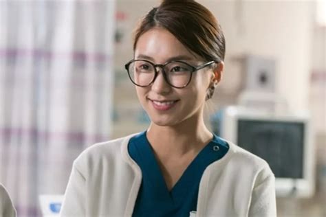 Bora SISTAR Kembali Perankan Tokoh Perawat Dalam Dr Romantic Season