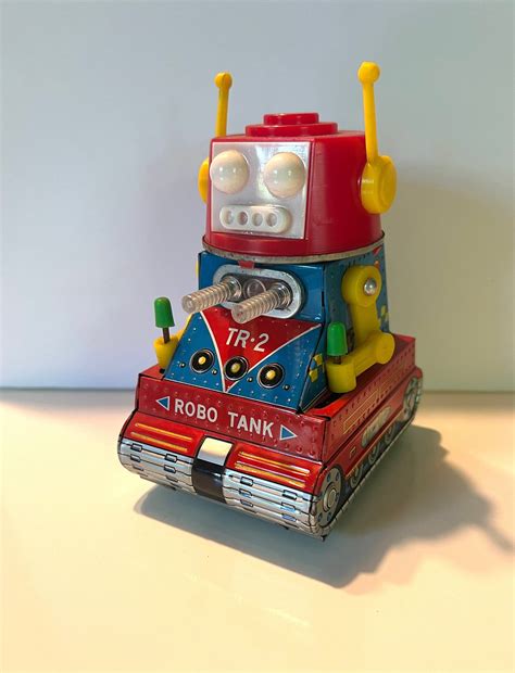 Vintage Tin Robot Tank Japan Etsy Robots Tanks Japan Vintage Tin