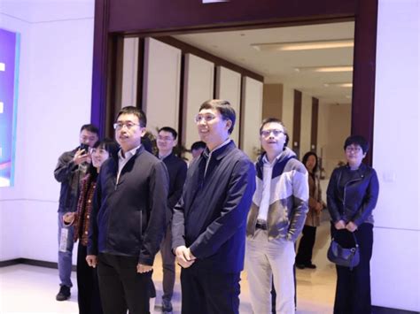 省大数据中心审计组临时党支部与市审计局电子数据审计处党支部联合开展“数智强审”主题党日活动成都市发展平台