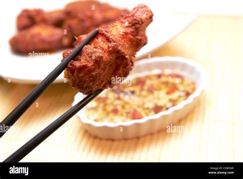 Ailes de poulet épicées au piment et barbecue rafraîchir Photo Stock Alamy