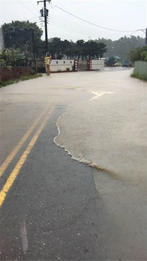 盧碧颱風外圍環流發威！高雄多處淹水 生活 中時