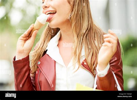 Woman Icecream Hi Res Stock Photography And Images Alamy