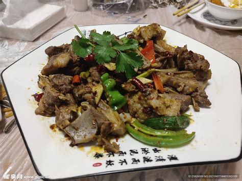 爆炒羊羔肉摄影图 传统美食 餐饮美食 摄影图库 昵图网