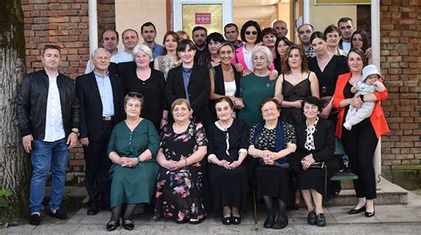 ხარაგაულის 2 სკოლას არაერთი ღირსეული და სახელოვანი თაობა აღუზრდია მათ შორის ერთ ერთი