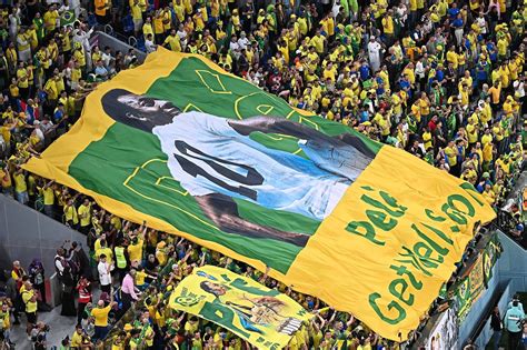 Football Pele Watches Brazils World Cup Matches From Hospital The Star