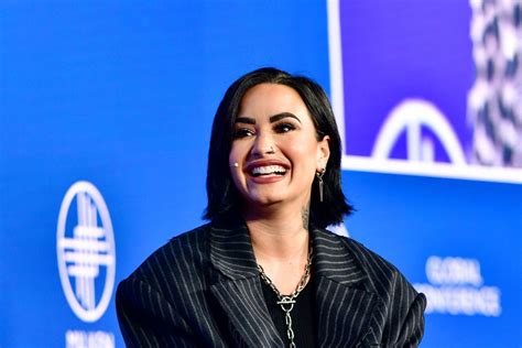 Demi Lovato RethwanYosua