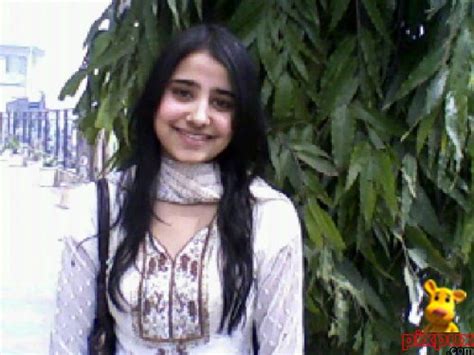 Sexy Hot Girl Pictures In Multan
