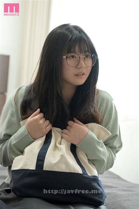 Miab 249 新人 古書店で立ち読みしている眼鏡っ娘インキャjdをナンパしたら、官能小説でオナニーしてる隠れ巨乳で大量潮吹く変態ちゃん