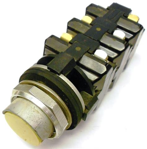 MICROSWITCH PUSH BUTTON VAC IRONTIME SALES INC