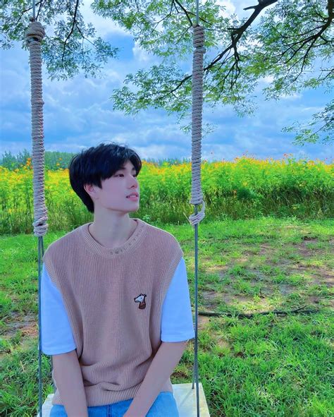 Phuwin自修图，图源见水印。 高清图片，堆糖，美图壁纸兴趣社区