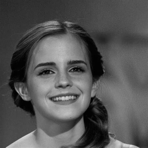 Emmawatsoncafe On Instagram 🤍 Emmawatsoneditemmawatsonlove Emmawatsonstyle