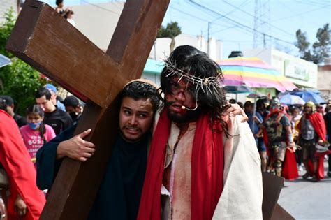 Saltillenses Viven Viacrucis Del Santo Cristo Del Ojo De Agua12 El