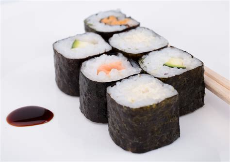 무료 이미지 레스토랑 식사 식품 해초 부엌 물고기 건강한 먹다 맛있는 쌀 배열 아시아 음식 회 조류