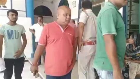 মধুচক্রের আসর থেকে ধরা পড়ল তৃণমূল নেতা নদিয়ার লজ থেকে পাকড়াও করেও ছাড়ল পুলিশ বাংলার মুখ