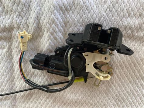 Cerradura Compuerta Tracera Toyota Fortuner MercadoLibre