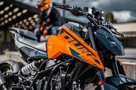 Reviewed Ktm Duke 125 Carole Nash