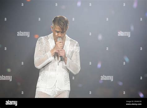 Taiwan Out Hong Kong Singer Dancer And Actor Aaron Kwok Fu Shing Strips His Clothes When