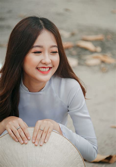 무료 이미지 애정 귀엽다 초상화 아름다운 행복 소녀 표정 아름다움 피부 미소 사진술 좌석 긴 머리 사진 촬영 인물 사진 갈색 머리 장난