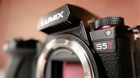 Panasonic Finally Goes Phase Detect Autofocus With The New 59 Off