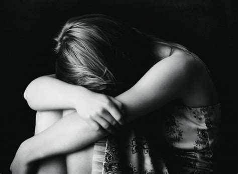 Biadab Turis Spanyol Digilir 7 Pria India Disaksikan Suaminya Yang