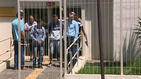 Criminosos Fazem Reféns Durante Assalto A Agência Dos Correios Em Santa