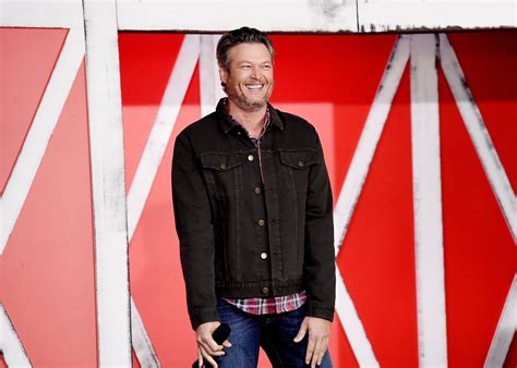 Blake Shelton Is Peoples Sexiest Man Alive 2017 Popsugar Celebrity