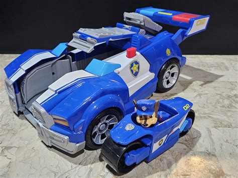 Paw Patrol Chase Deluxe Transforming Vehicle Toy Car With Figure From