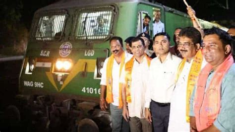 Astha Special Train Zee Business