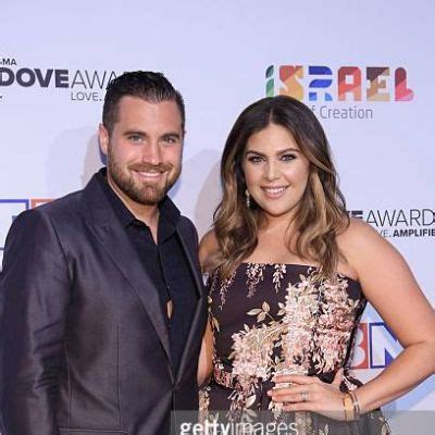 Hillary Scott Wiki Age Height Husband Net Worth Updated On