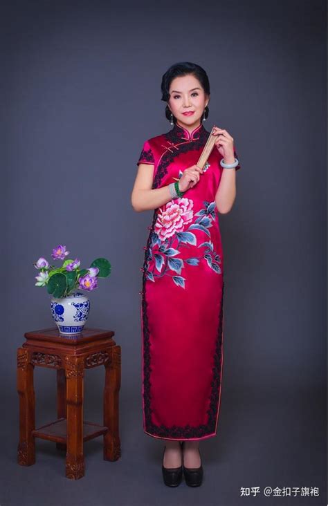 国庆节，一袭国风旗袍，拍照正好，时尚又典雅！ 知乎
