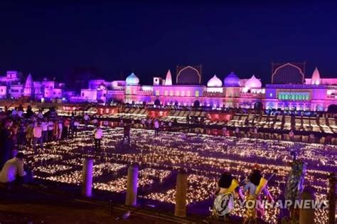 월드and포토 전국이 불빛으로 가득인도 빛의 축제 디왈리 나무뉴스