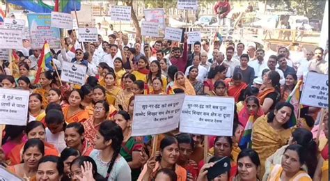 तस्वीरों में देखें सम्मेद शिखर को पर्यटन स्थल बनाने का विरोध