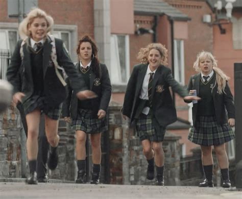 Pin By Jasmine Buckley On Derry Girls ️ Derry Girl Women